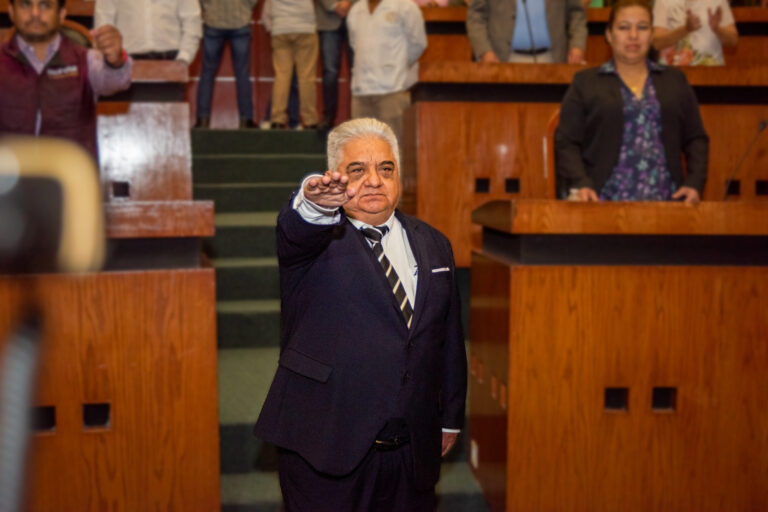 Por Chilpancingo, por Alejandro: Gustavo Alarcón Herrera asume como ...